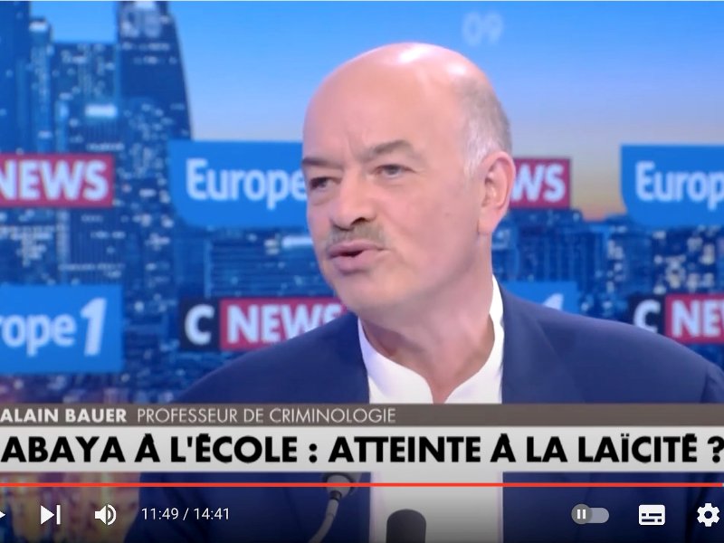 Alain Bauer : l'abaya, Emmanuel Macron, et le pape - Hiram.be